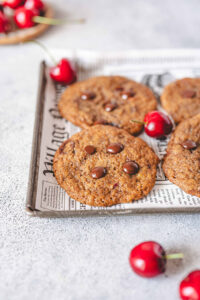 Chocolate chip cookies met kersen - Brenda Kookt