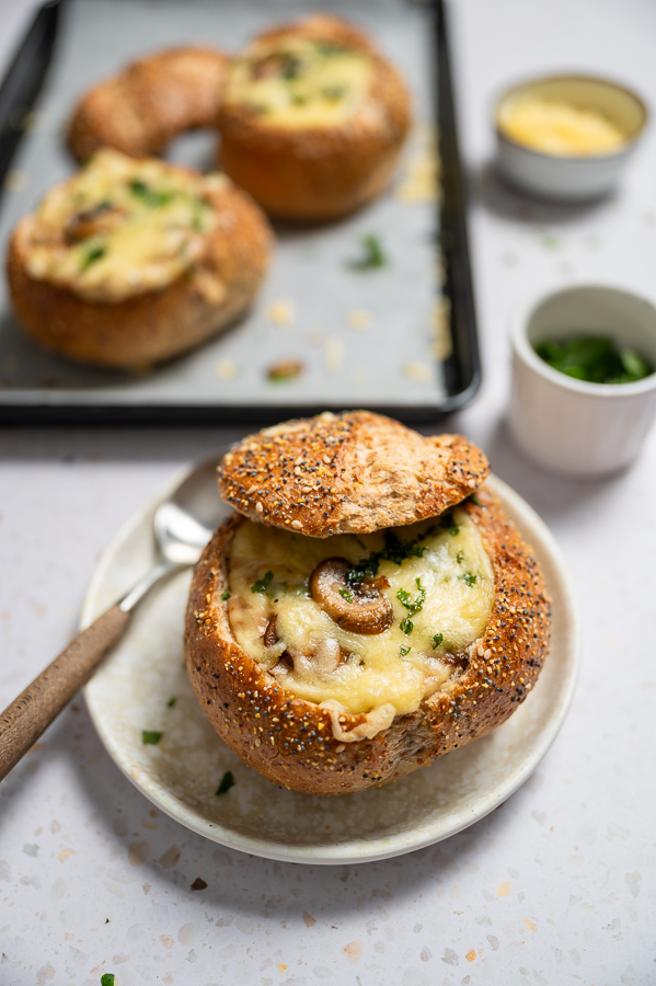 Gevulde broodjes met ragout en champignons - Brenda Kookt